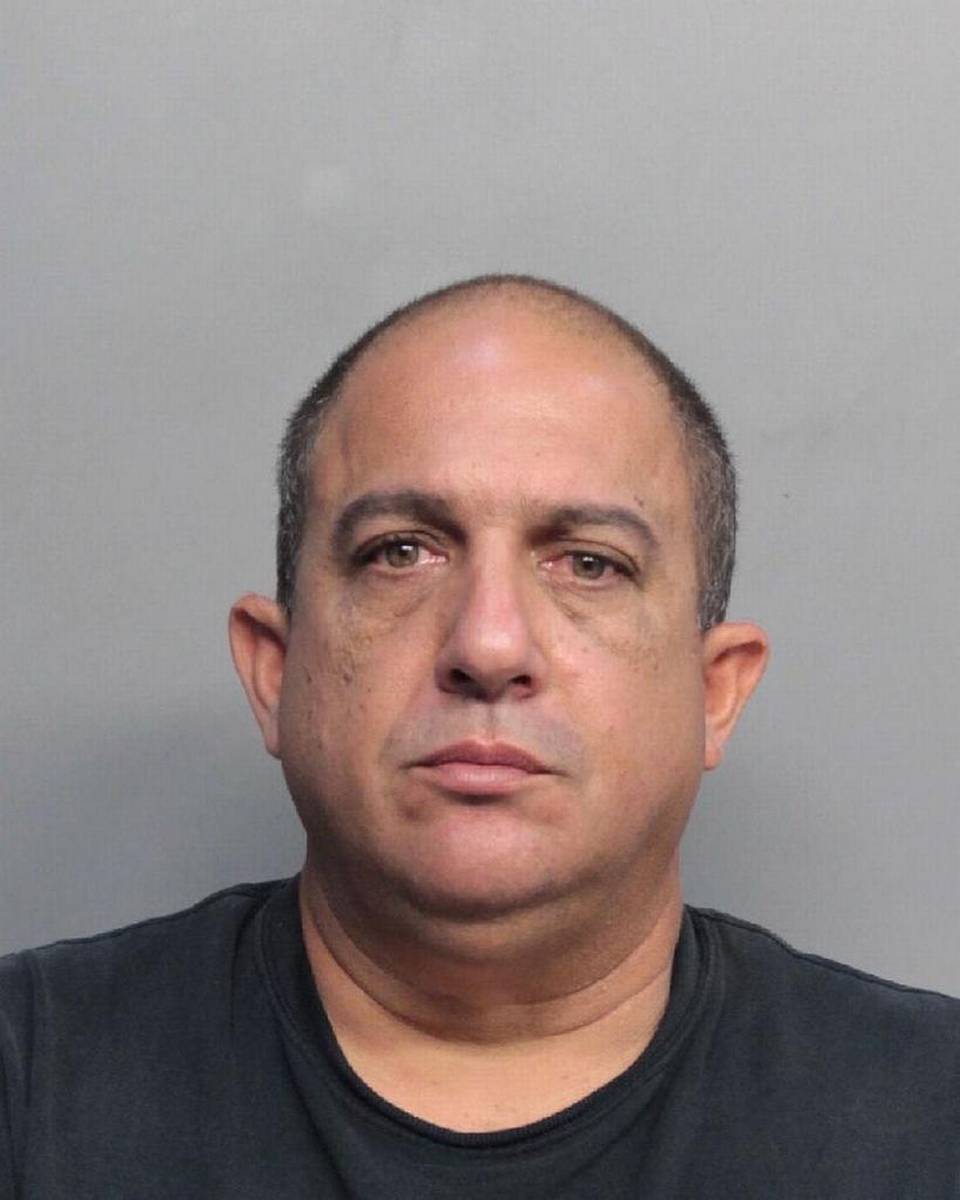 Wannabe Cop Arrested After Stupidly Pulling Over Actual Officer