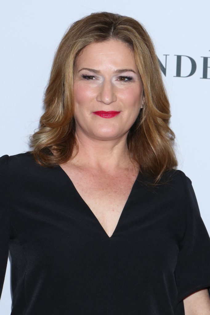 Ana Gasteyer Reveals There’s a New Hanukkah Song in "A Christmas Story ...